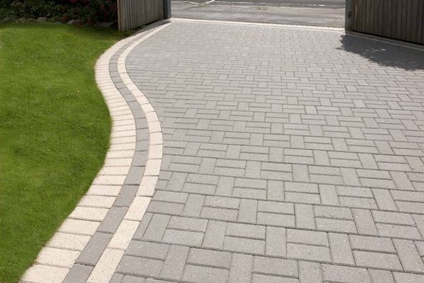 8 Variasi Pola Paving Block yang Bisa Anda Tiru - Sejasa HAPPY LIVING