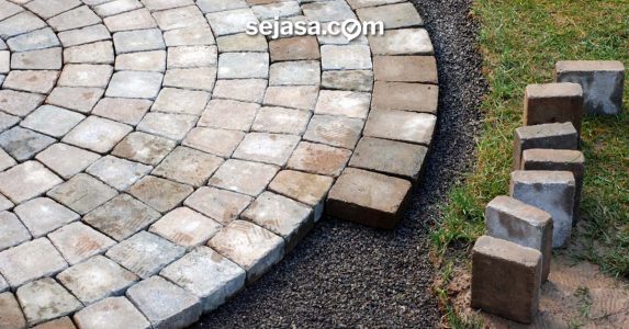 8 Variasi Pola Paving Block yang Bisa Anda Tiru - Sejasa HAPPY LIVING