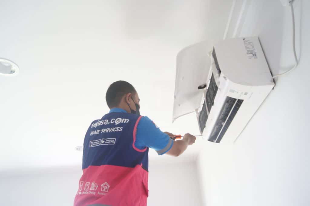 Harga Service AC Terbaru Juli 2025 - Sejasa HAPPY LIVING
