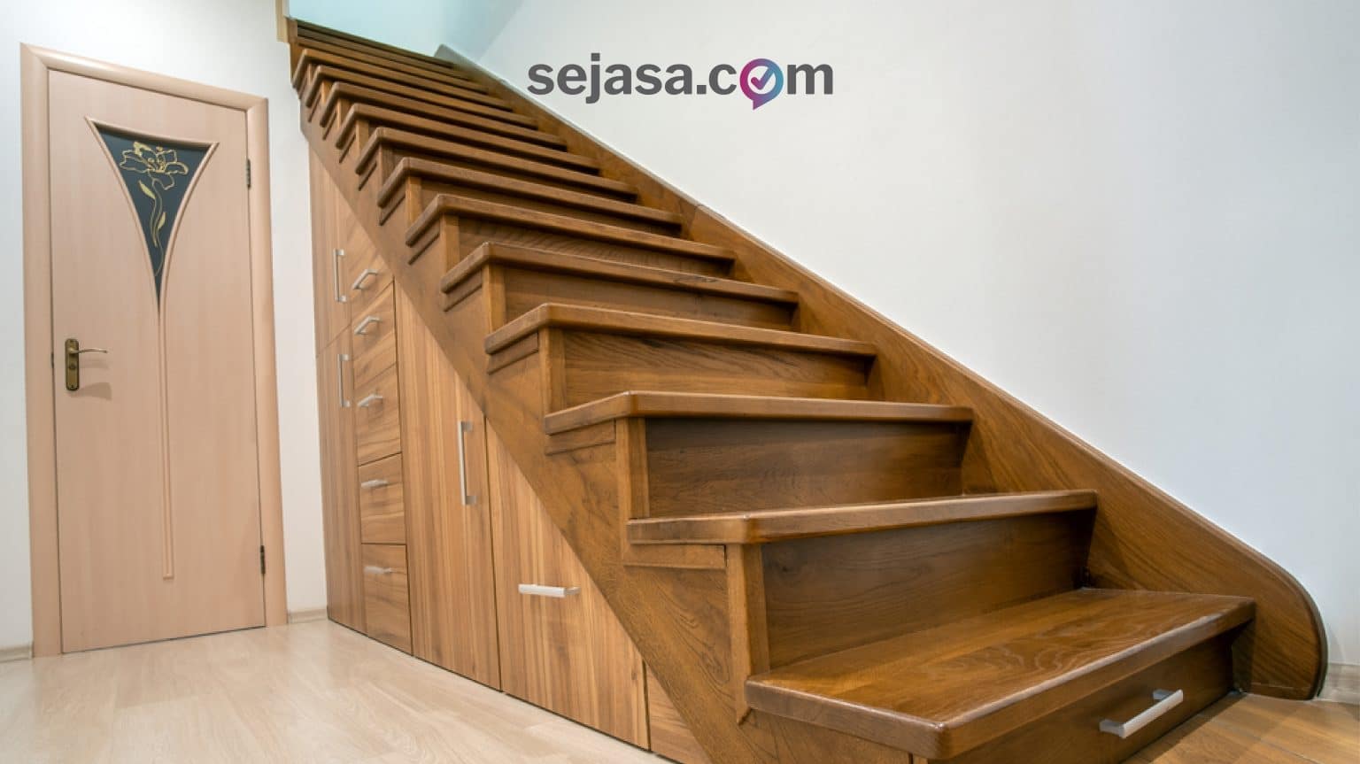 5 Inspirasi Tangga Minimalis untuk Ruang Sempit - Sejasa HAPPY LIVING