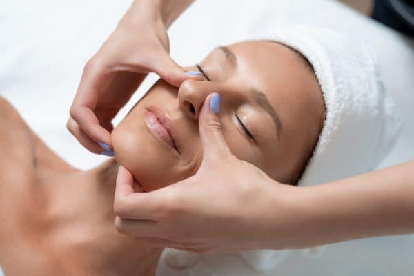 3 Titik Pijat untuk Redakan Gejala Batuk dan Pilek - Sejasa HAPPY LIVING