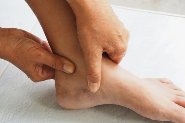 5 Titik Pijat untuk Redakan Perut Kembung dan Masuk Angin - Sejasa HAPPY LIVING