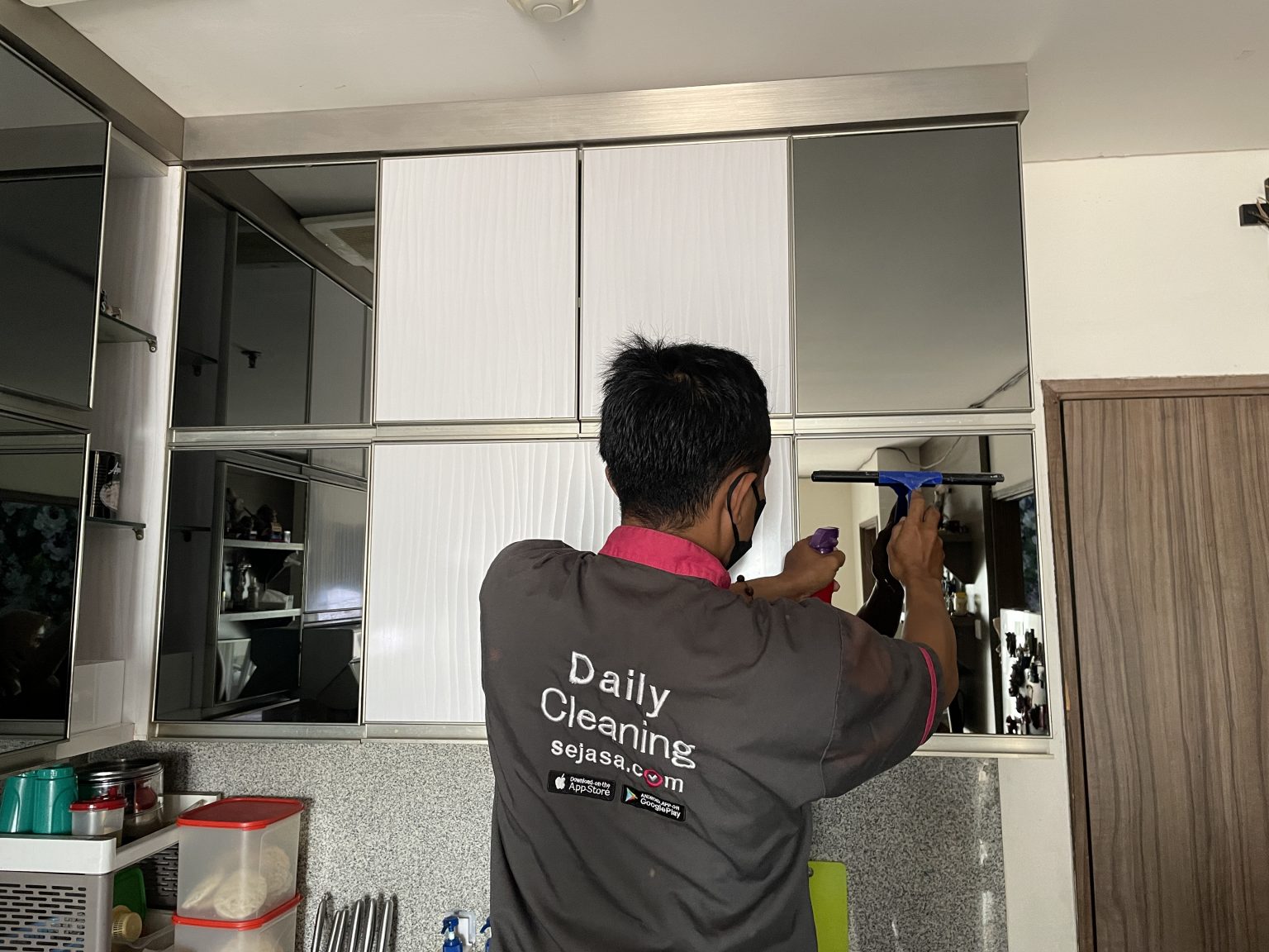 9 Tips dan Trik Deep Cleaning Seluruh Area Rumah - Sejasa HAPPY LIVING